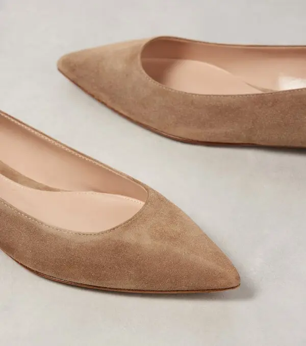 GIANVITO ROSSI Suede Ballet Flats - Beige