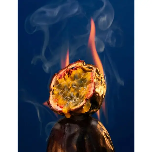 MAISON CRIVELLI Oud Maracuja Scented Wax Candle