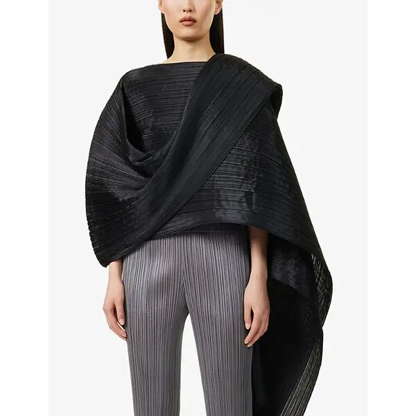 ISSEY MIYAKE ブラック リボン織 ストール I recently invested in the Madame T pleated stole from Issey