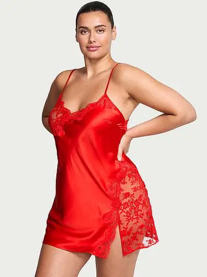 Victoria's Secret Dream Angels Dare To Lace & Satin Slip - Red