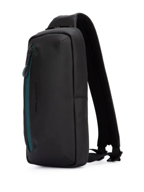 PIQUADRO Logo-raised Backpack - Black