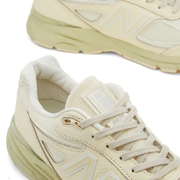 NEW BALANCE U990bo4 Sneakers