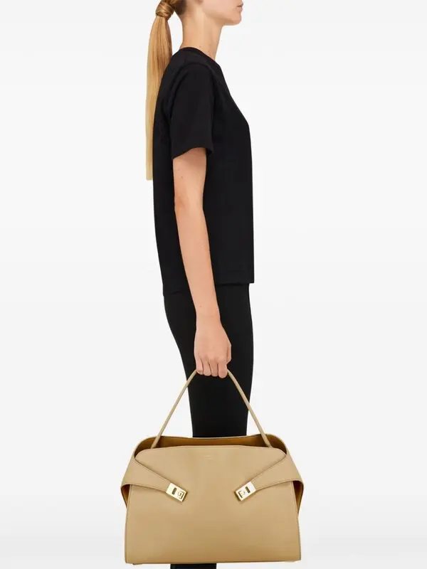 FERRAGAMO Medium Hug Shoulder Bag