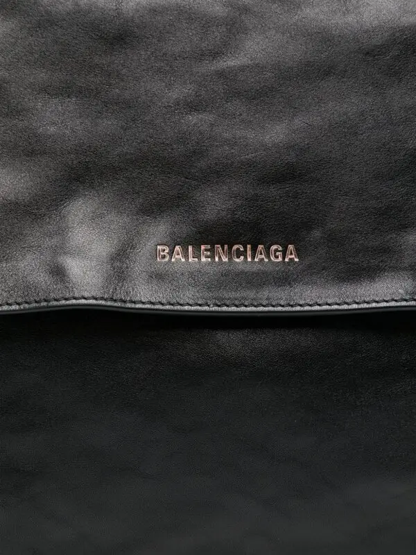 Balenciaga Medium Grungy Messenger Bag - Black | Editorialist