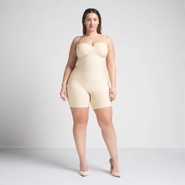 SKIMS Body Core Sculpt Underwire Mid Thigh Bodysuit - Sand