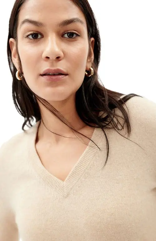 Gobi Cashmere V-neck Sweater - Beige