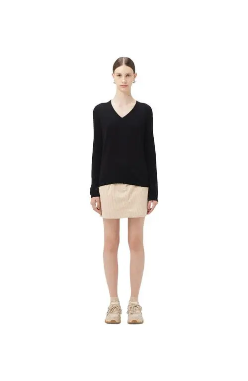 GOBI MONGOLIAN CASHMERE Essential Cashmere V-neck Sweater - Black