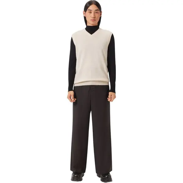 Gobi Cashmere Essential V-neck Cashmere Vest - Marshmallow