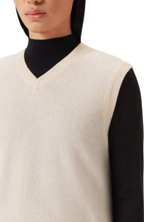 Gobi Cashmere Essential V-neck Cashmere Vest - Marshmallow