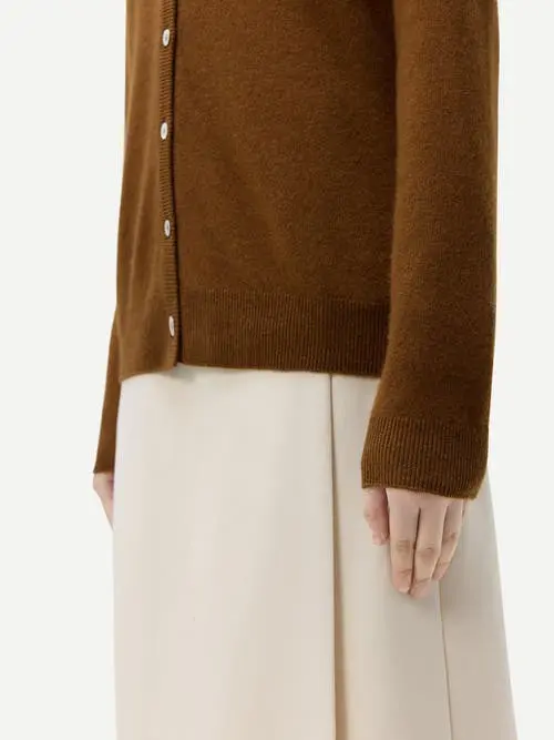 Gobi Cashmere Essential V-neck Cardigan - Chipmunk