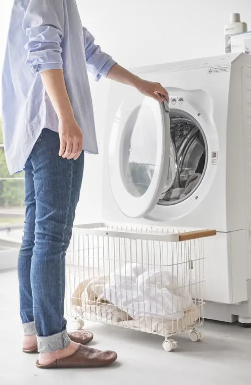 YAMAZAKI Rolling Laundry Basket