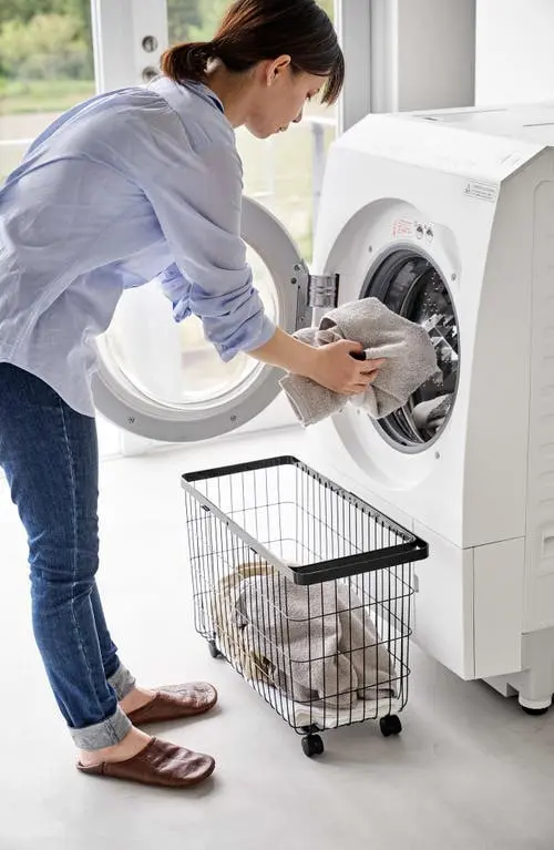 YAMAZAKI Rolling Laundry Basket