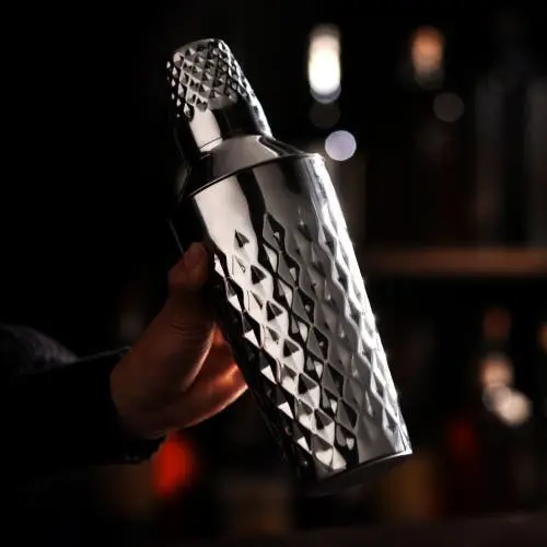 VISKI Irving Faceted Cocktail Shaker In Stainless Steel