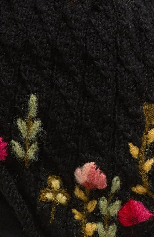 FRENCH KNOT Meadow Wool Pompom Beanie