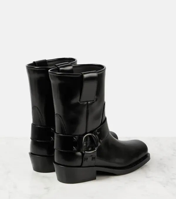 Valentino Garavani Rockstud Leather Boots - Black