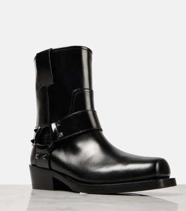 Valentino Garavani Rockstud Leather Boots - Black