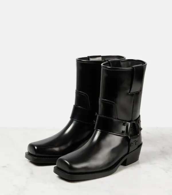 Valentino Garavani Rockstud Leather Boots - Black