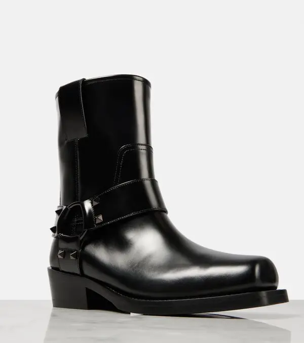 Valentino Garavani Rockstud Leather Boots - Black