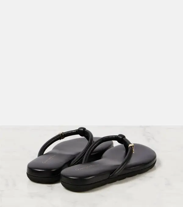 GIANVITO ROSSI Juno Leather Thong Sandals - Black