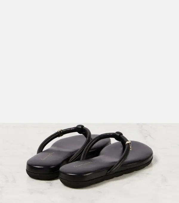 GIANVITO ROSSI Juno Leather Thong Sandals - Black