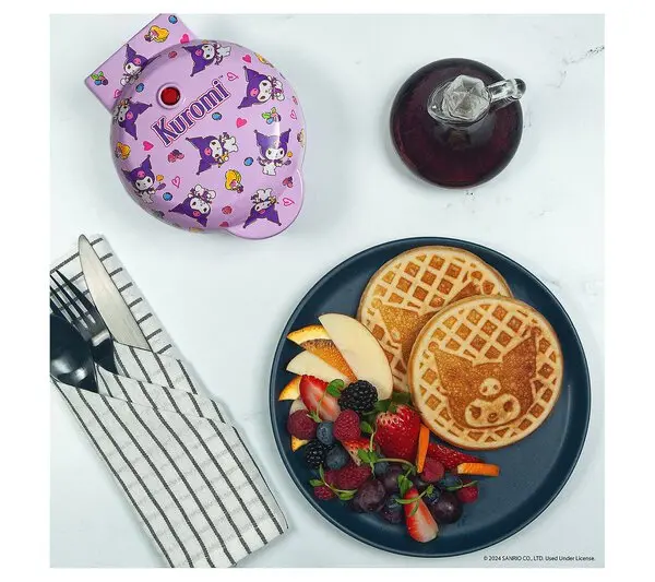UNCANNY BRANDS Hello Kitty Kuromi Mini Waffle M Aker