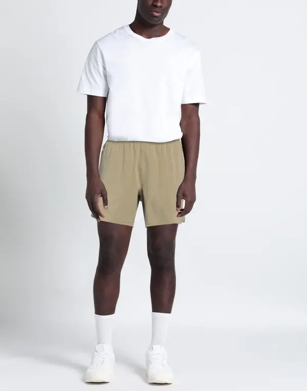 Nike Shorts & Bermuda Shorts - Beige