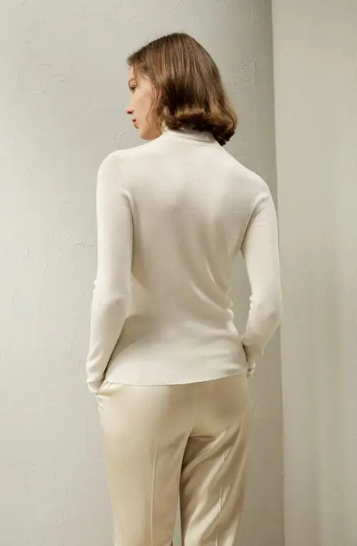 Lilysilk Seamless Silk-cashmere Blend Turtleneck Sweater - White