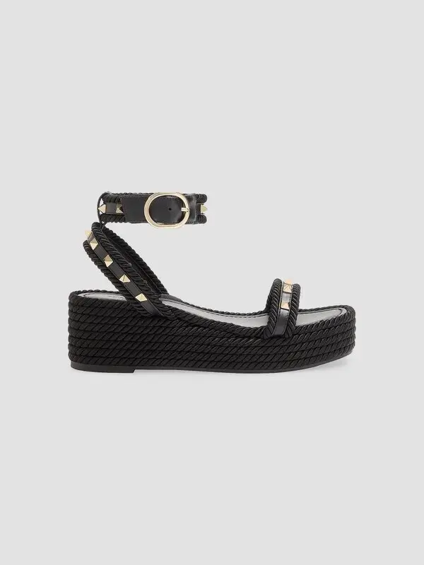 Valentino Garavani Rockstud 45mm Flatform Sandals In Calfskin - Black