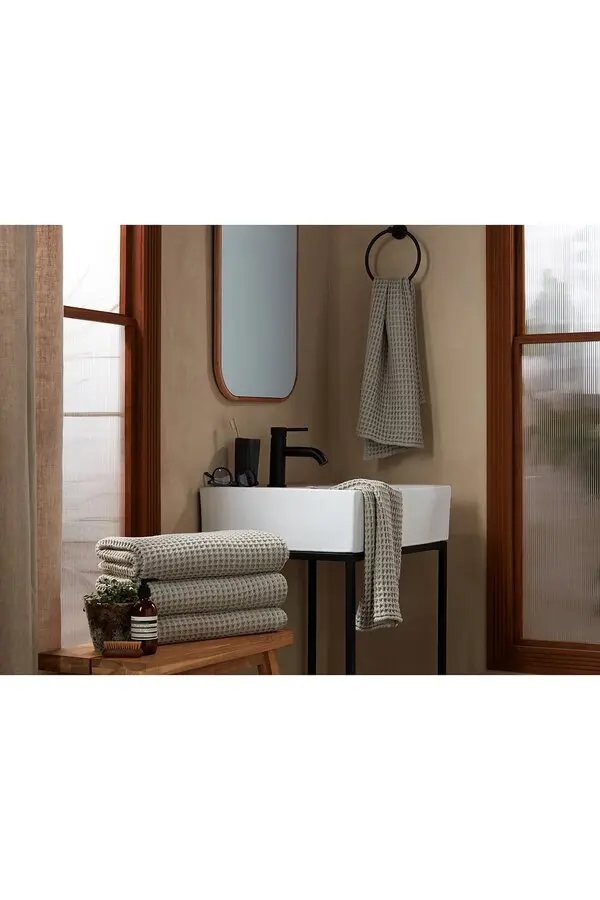 PARACHUTE Waffle Hand Towel In Green
