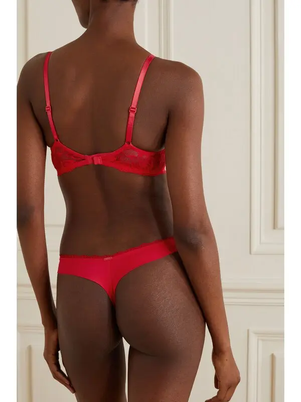 Calvin Klein Seductive Comfort Lace Underwired Plunge Bra