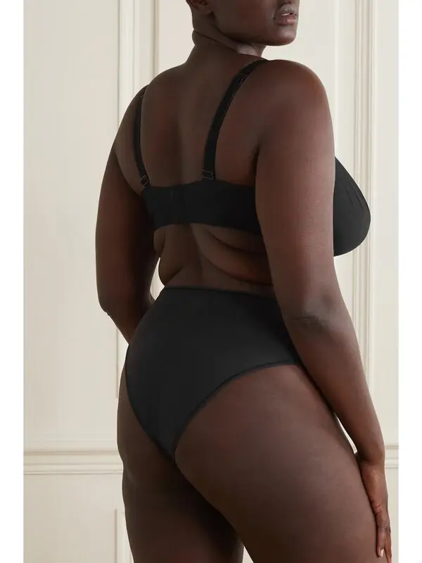 SKIMS Naked Plunge Bra