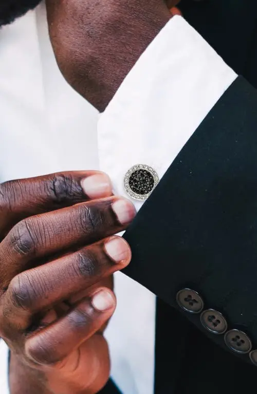 CUFFLINKS, INC. Cufflinks