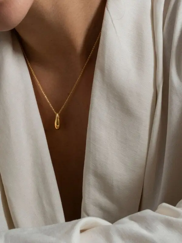 DOWER & HALL Small Pebble Droplet Pendant - Gold