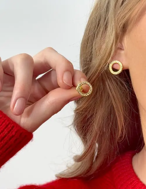 LUCY QUARTERMAINE Art Deco Halo Stud Earrings - Gold
