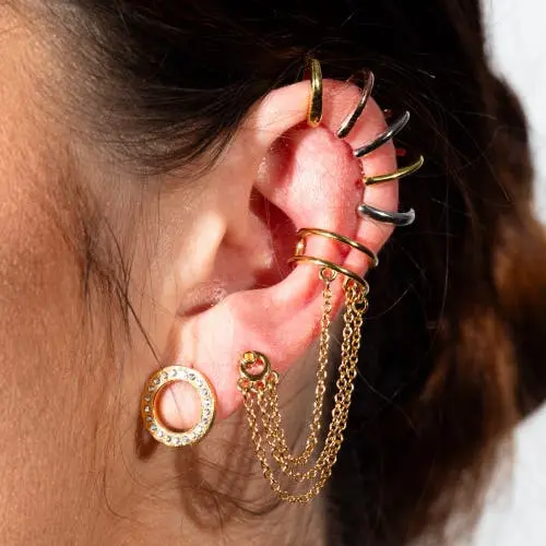 LUCY QUARTERMAINE Art Deco Halo Stud Earrings - Gold