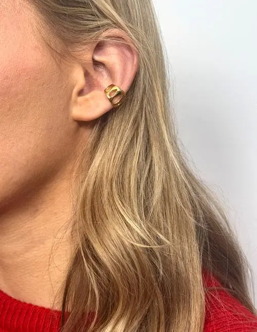 LUCY QUARTERMAINE Petal Ear Cuff