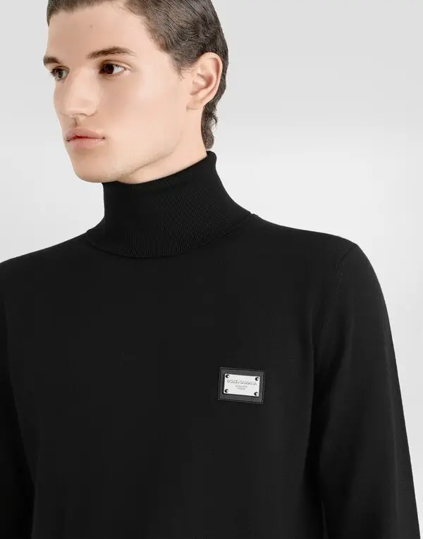 Dolce & Gabbana Wool Turtle-neck Sweater With Branded Tag - Black