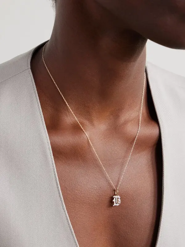 STONE AND STRAND Gothic Initial 14-karat Diamond Pendant