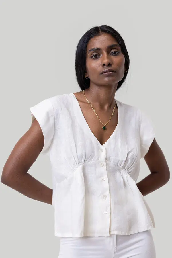 REISTOR Deep V-neck Top - White