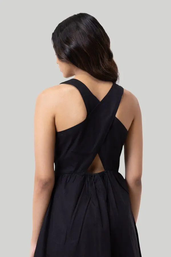 REISTOR Cross-back Midi Dress - Black