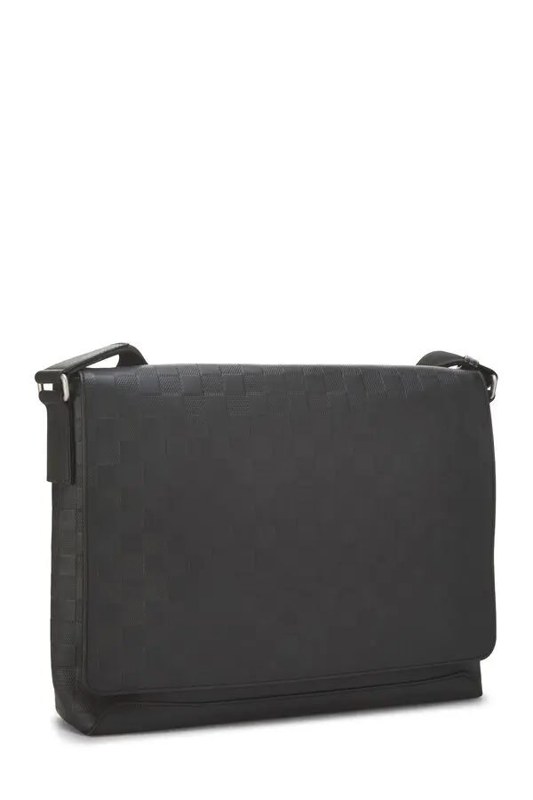 LOUIS VUITTON Damier Infini District Messenger