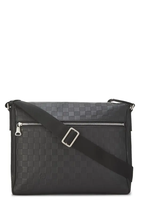LOUIS VUITTON Damier Infini District Messenger