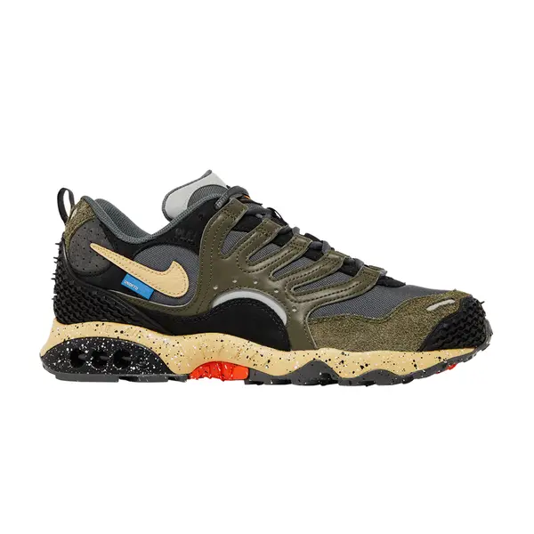 Nike X Undefeated Air Terra Humara Sneakers - Green