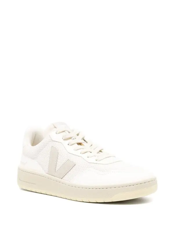VEJA V-90 Low-top Sneakers