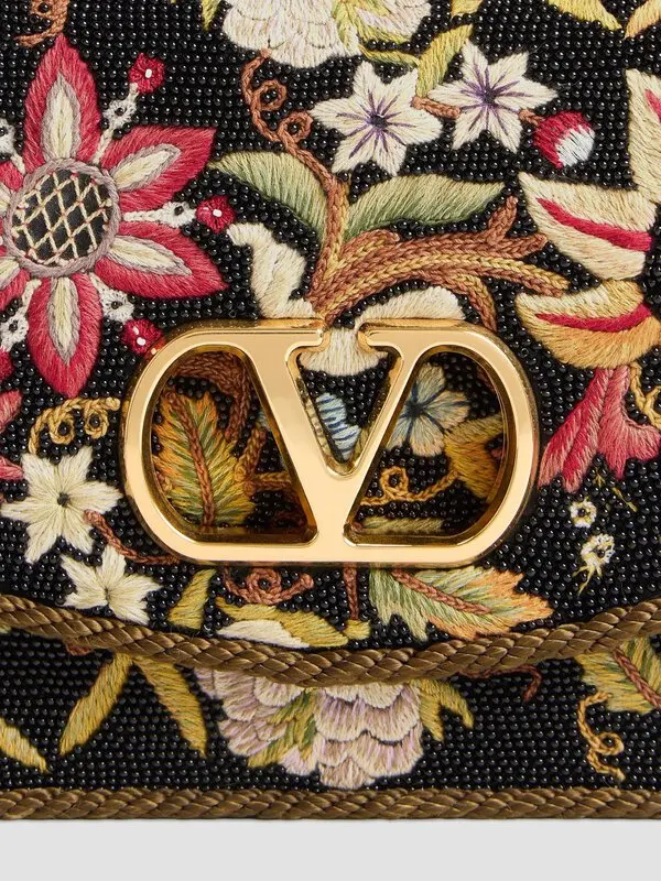 Valentino Garavani Vain Embroidered Shoulder Bag - Multicolored