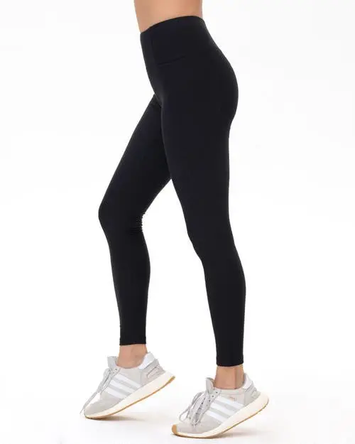REBODY Phoenix Fleece Pocket Legging - Warm Black