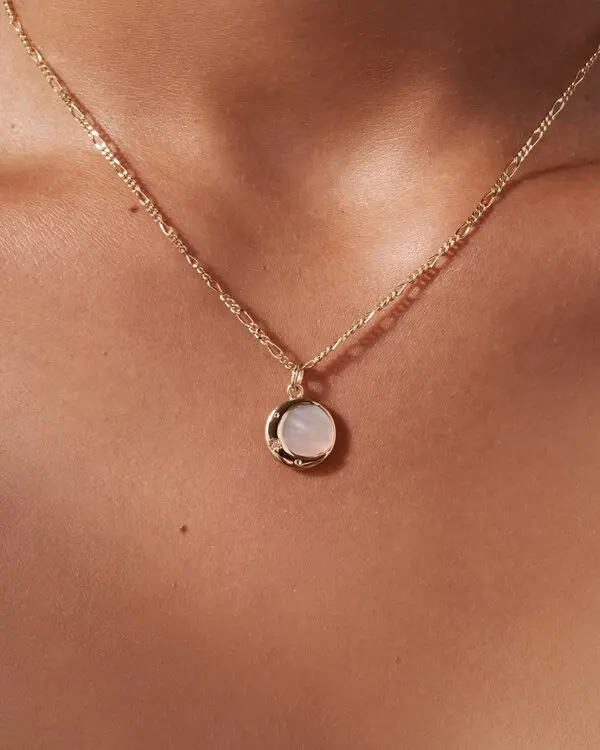 ANA LUISA Moon Pendant Mei - Gold
