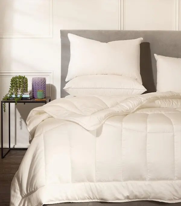 Harrods Soft 90% Hungarian Goose Down Pillow