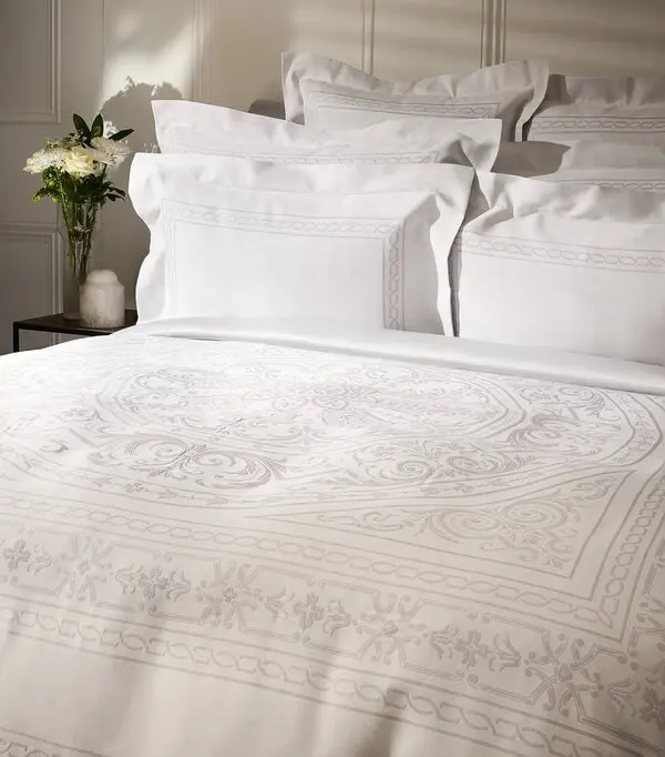 CELSO DE LEMOS Versailles Super King Duvet Cover - White