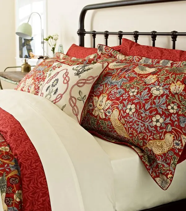 MORRIS & CO. Strawberry Thief Duvet Cover